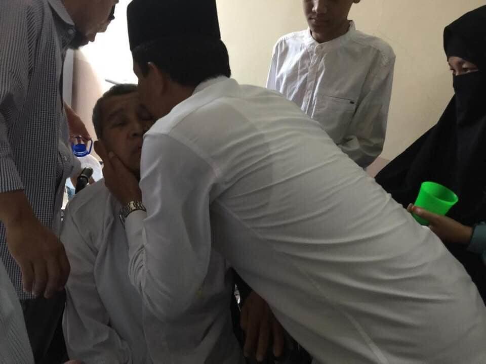 Kepala Dinas Pendidikan Dayah Aceh H Usamah El-Madny beserta segenap ...
